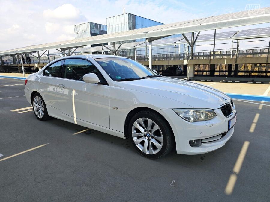 Balts BMW 320 2011 Viļņa, ar dzinēja tilpumu 2.00 L un nobraukumu 331 tūkst. km par 7900 €, foto 12 vietnē AUTOMOTO.COM.LV