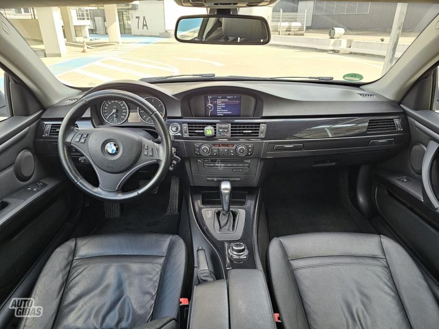 Balts BMW 320 2011 Viļņa, ar dzinēja tilpumu 2.00 L un nobraukumu 331 tūkst. km par 7900 €, foto 17 vietnē AUTOMOTO.COM.LV