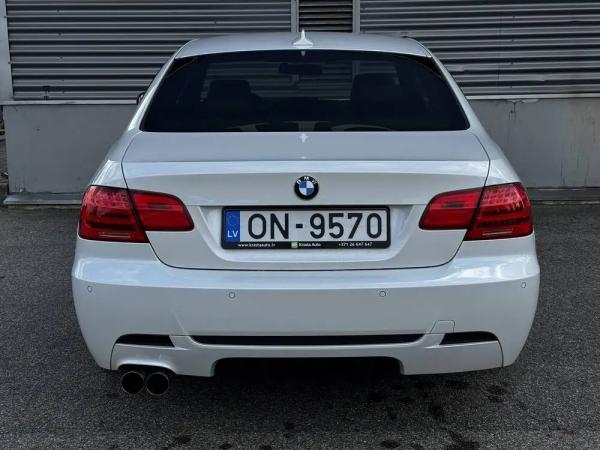Balts BMW 320 2012 Rīga, ar dzinēja tilpumu 2.00 L un nobraukumu 361 tūkst. km par 8400 €, foto 5 vietnē AUTOMOTO.COM.LV