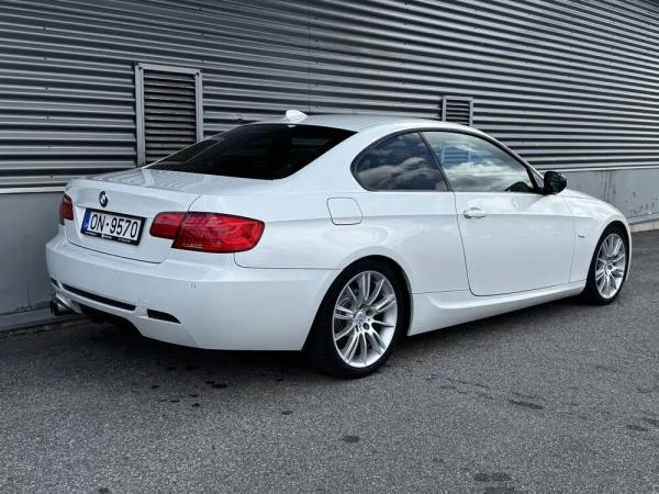 Balts BMW 320 2012 Rīga, ar dzinēja tilpumu 2.00 L un nobraukumu 361 tūkst. km par 8400 €, foto 7 vietnē AUTOMOTO.COM.LV