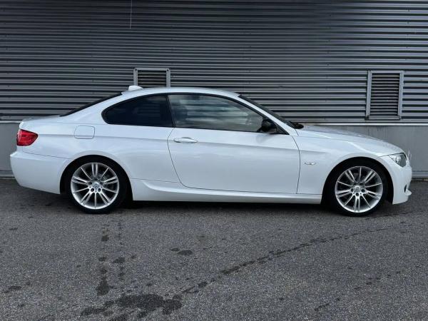 Balts BMW 320 2012 Rīga, ar dzinēja tilpumu 2.00 L un nobraukumu 361 tūkst. km par 8400 €, foto 9 vietnē AUTOMOTO.COM.LV