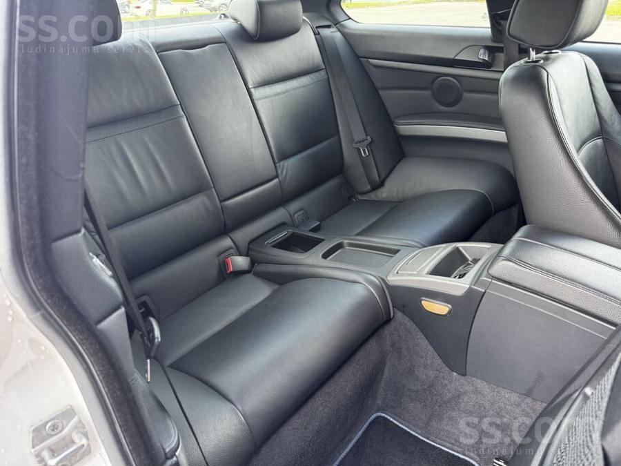 Balts BMW 320 2012 Rīga, ar dzinēja tilpumu 2.00 L un nobraukumu 361 tūkst. km par 8400 €, foto 12 vietnē AUTOMOTO.COM.LV