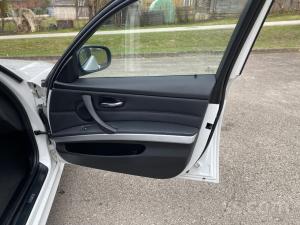 White BMW 320 2011 in Rezekne, with an engine capacity of 2.00 L and mileage of 0 thousand km for 6200 €, photo 18 on AUTOMOTO.COM.LV