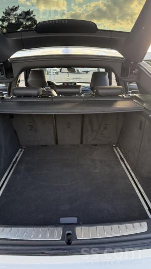 White BMW 320 2018 in Riga, with an engine capacity of 2.00 L and mileage of 215 thousand km for 18200 €, photo 13 on AUTOMOTO.COM.LV