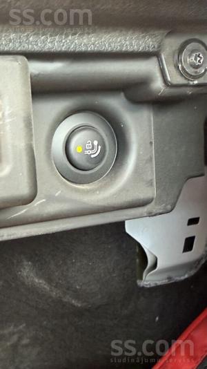 White BMW 320 2018 in Riga, with an engine capacity of 2.00 L and mileage of 215 thousand km for 18200 €, photo 14 on AUTOMOTO.COM.LV