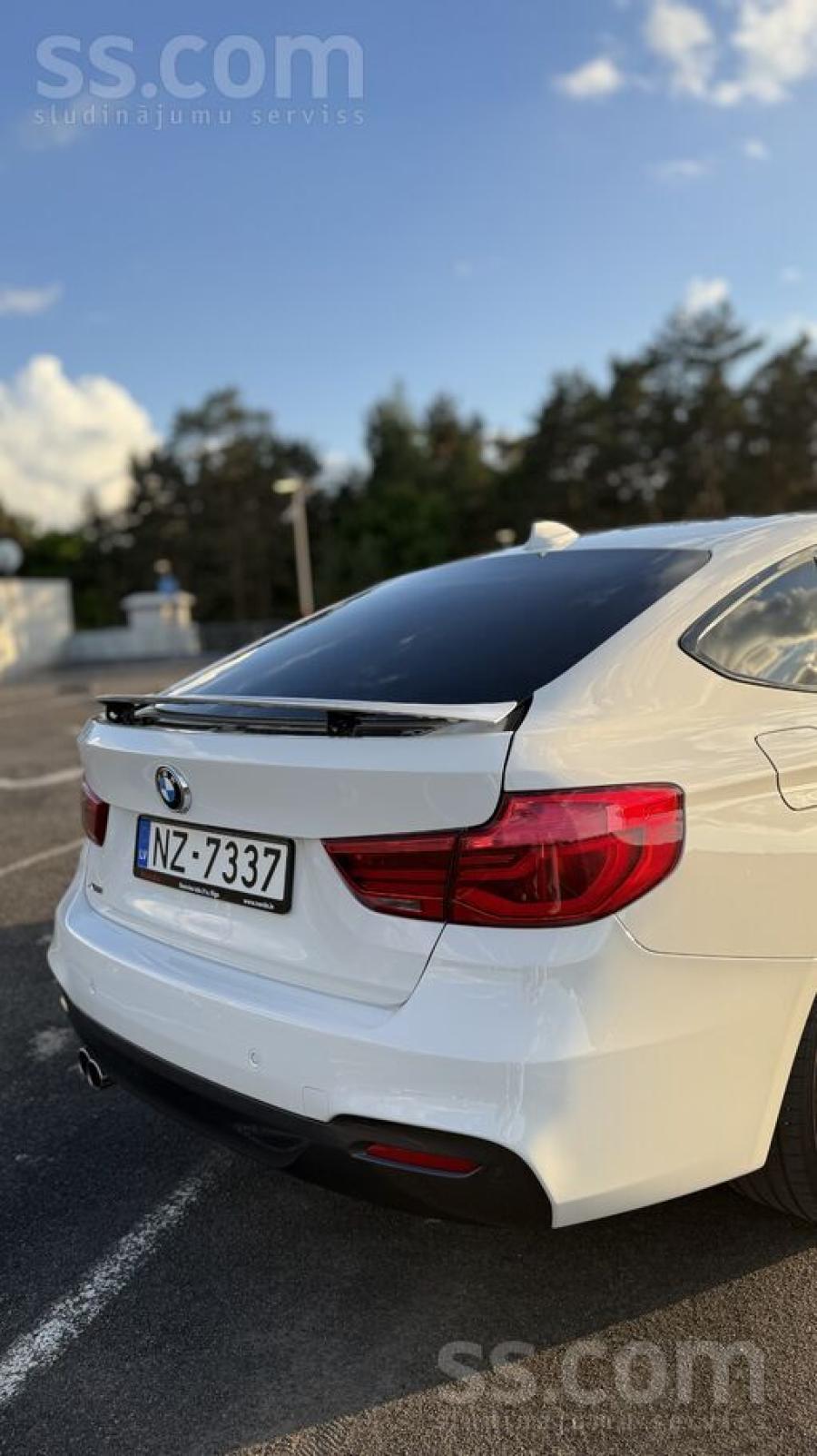 White BMW 320 2018 in Riga, with an engine capacity of 2.00 L and mileage of 215 thousand km for 18200 €, photo 16 on AUTOMOTO.COM.LV