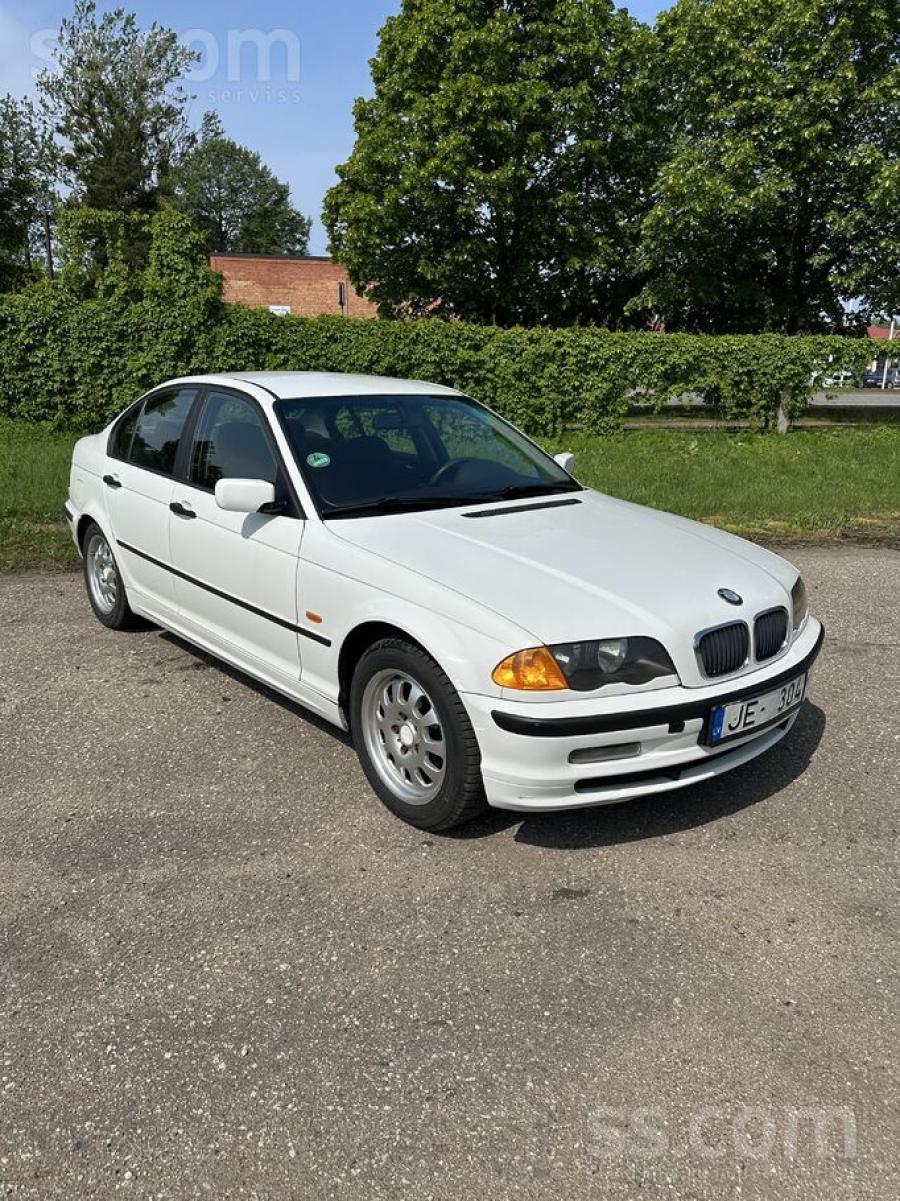 White BMW 320 2001 in Liepaja, with an engine capacity of 2.00 L and mileage of 445 thousand km for 1700 €, photo 1 on AUTOMOTO.COM.LV