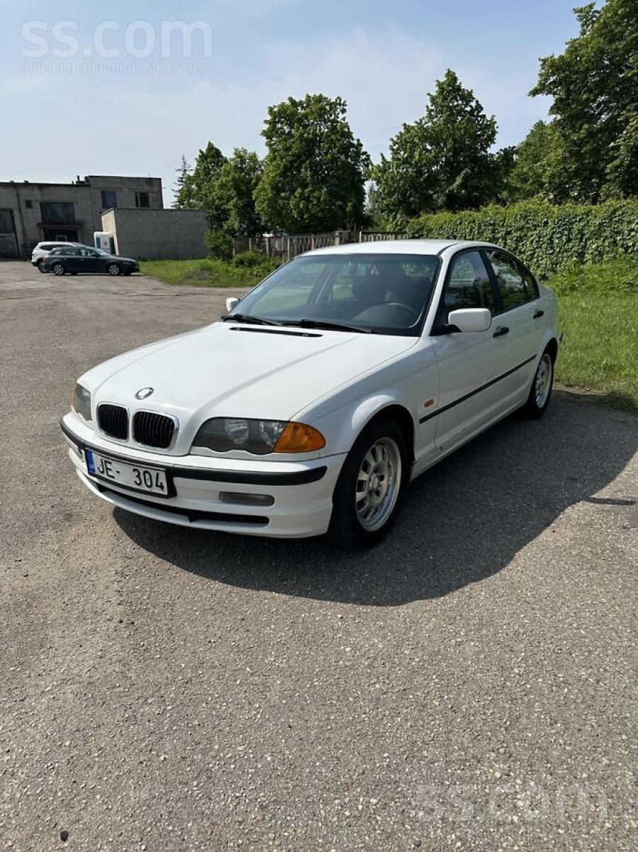 White BMW 320 2001 in Liepaja, with an engine capacity of 2.00 L and mileage of 445 thousand km for 1700 €, photo 3 on AUTOMOTO.COM.LV