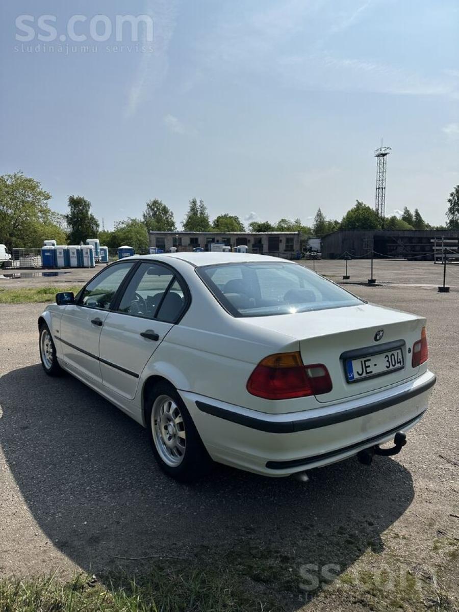 White BMW 320 2001 in Liepaja, with an engine capacity of 2.00 L and mileage of 445 thousand km for 1700 €, photo 4 on AUTOMOTO.COM.LV
