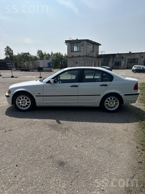 White BMW 320 2001 in Liepaja, with an engine capacity of 2.00 L and mileage of 445 thousand km for 1700 €, photo 8 on AUTOMOTO.COM.LV