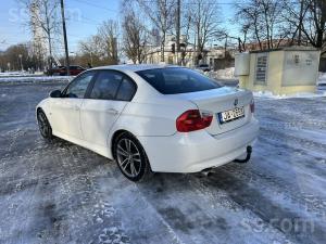 White BMW 320 2008 in Riga, with an engine capacity of 2.00 L and mileage of 211 thousand km for 4500 €, photo 4 on AUTOMOTO.COM.LV