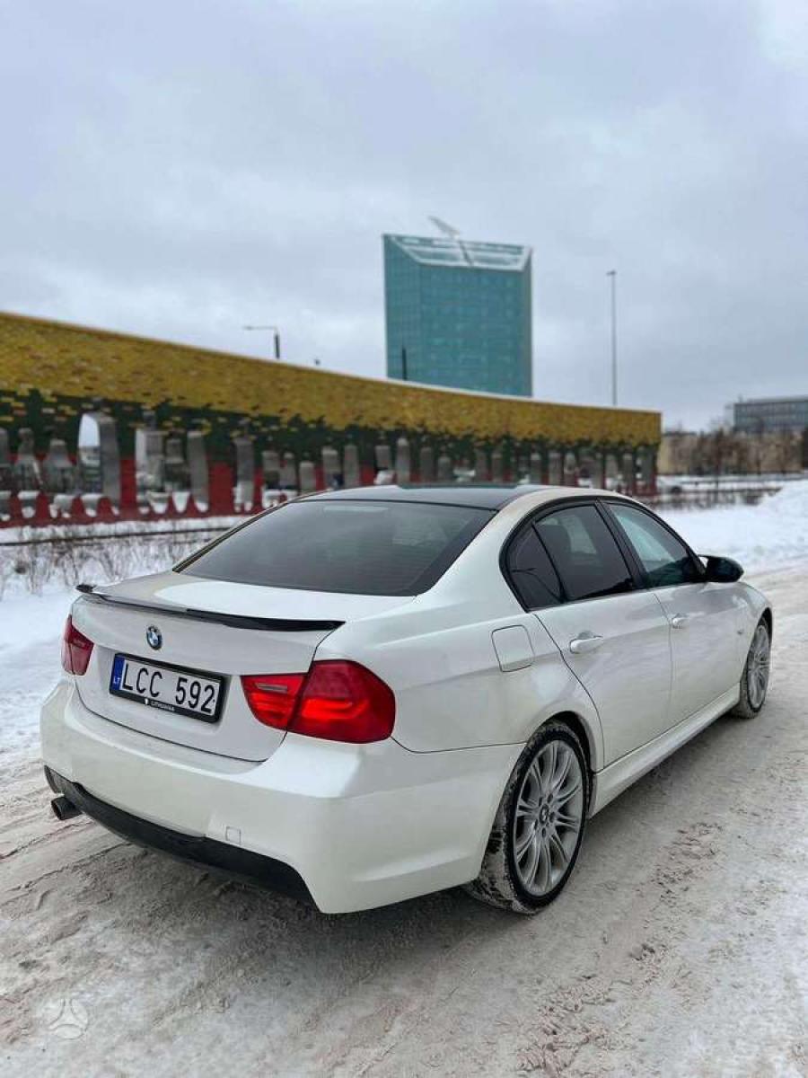 Balts BMW 320 2008 Viļņa, ar dzinēja tilpumu 2.00 L un nobraukumu 341 tūkst. km par 3950 €, foto 4 vietnē AUTOMOTO.COM.LV