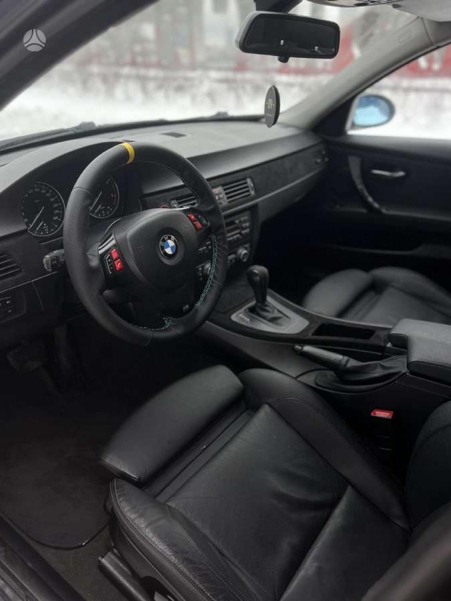Balts BMW 320 2008 Viļņa, ar dzinēja tilpumu 2.00 L un nobraukumu 341 tūkst. km par 3950 €, foto 5 vietnē AUTOMOTO.COM.LV