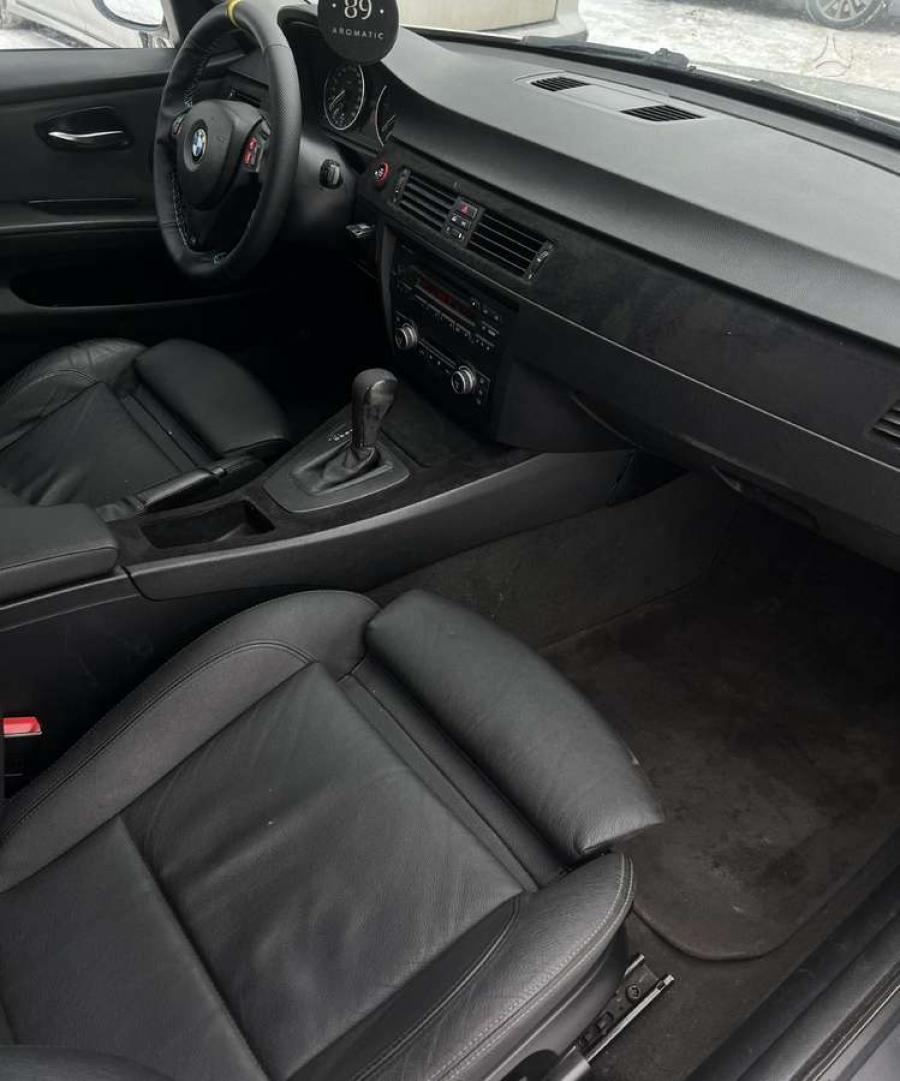 Balts BMW 320 2008 Viļņa, ar dzinēja tilpumu 2.00 L un nobraukumu 341 tūkst. km par 3950 €, foto 6 vietnē AUTOMOTO.COM.LV
