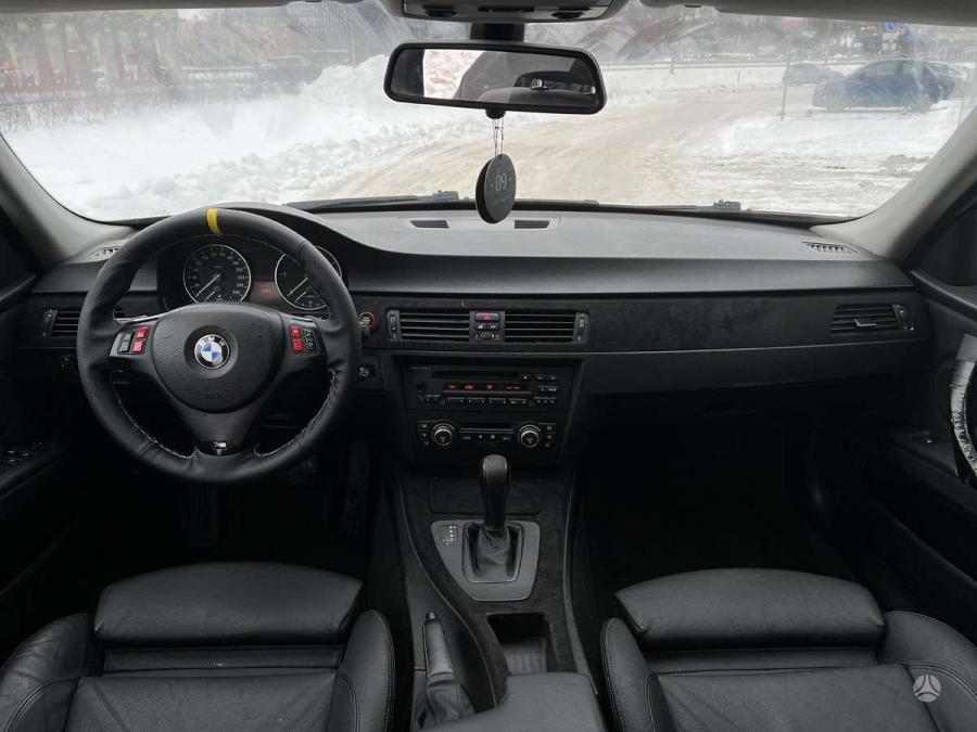 Balts BMW 320 2008 Viļņa, ar dzinēja tilpumu 2.00 L un nobraukumu 341 tūkst. km par 3950 €, foto 7 vietnē AUTOMOTO.COM.LV