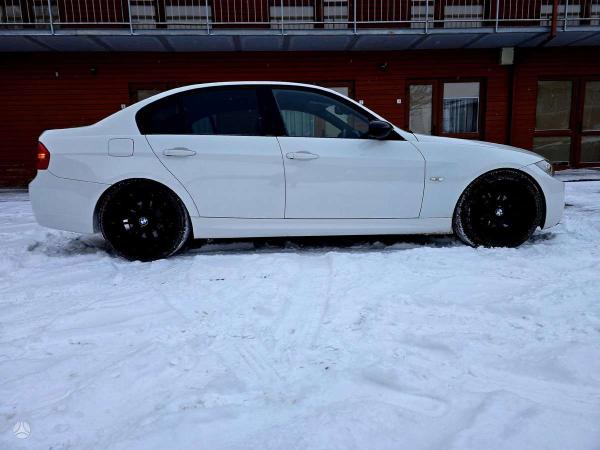 Balts BMW 320 2008 Marijampole, ar dzinēja tilpumu 2.00 L un nobraukumu 340 tūkst. km par 4100 €, foto 5 vietnē AUTOMOTO.COM.LV
