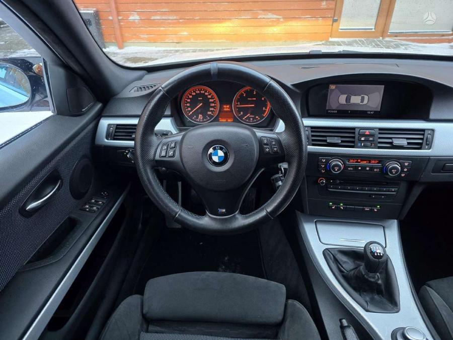 Balts BMW 320 2008 Marijampole, ar dzinēja tilpumu 2.00 L un nobraukumu 340 tūkst. km par 4100 €, foto 16 vietnē AUTOMOTO.COM.LV