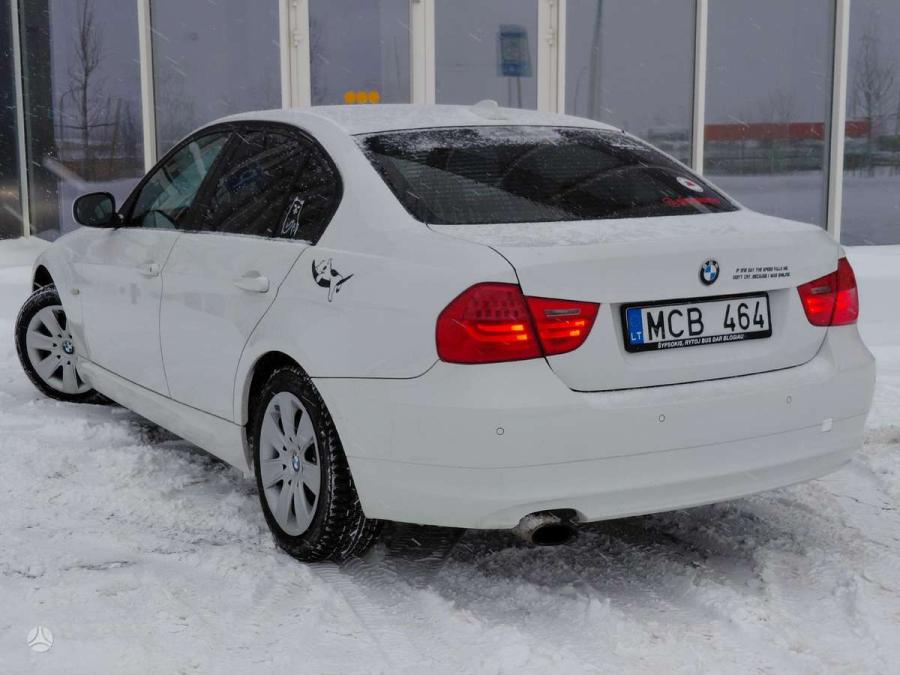 Balts BMW 320 2008 Viļņa, ar dzinēja tilpumu 2.00 L un nobraukumu 390 tūkst. km par 3100 €, foto 4 vietnē AUTOMOTO.COM.LV