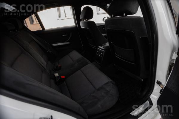 White BMW 320 2008 in Jelgava, with an engine capacity of 2.00 L and mileage of 268 thousand km for 6350 €, photo 8 on AUTOMOTO.COM.LV