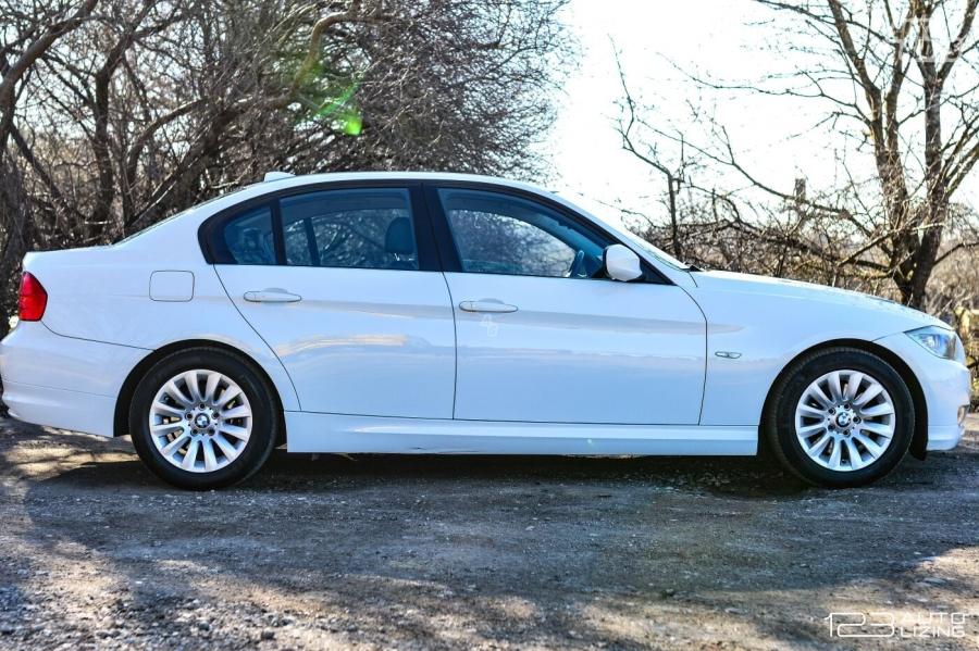 White BMW 320 2009 in Kretinga, with an engine capacity of 2.00 L and mileage of 264 thousand km for 5200 €, photo 8 on AUTOMOTO.COM.LV