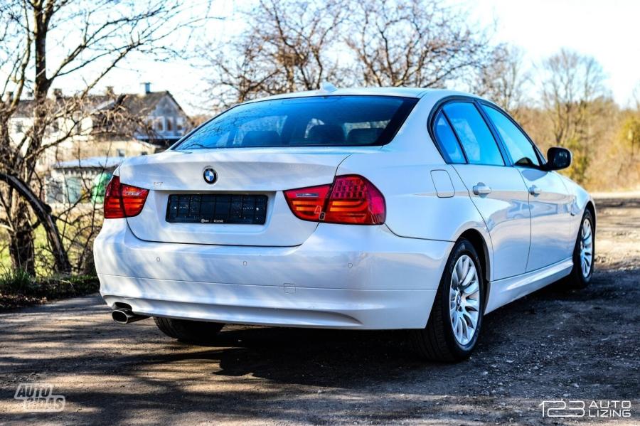 White BMW 320 2009 in Kretinga, with an engine capacity of 2.00 L and mileage of 264 thousand km for 5200 €, photo 9 on AUTOMOTO.COM.LV