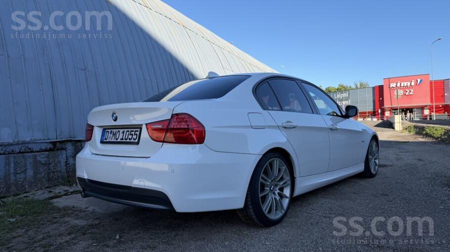 White BMW 320 2009 in Valmiera, with an engine capacity of 2.00 L and mileage of 249 thousand km for 7600 €, photo 6 on AUTOMOTO.COM.LV