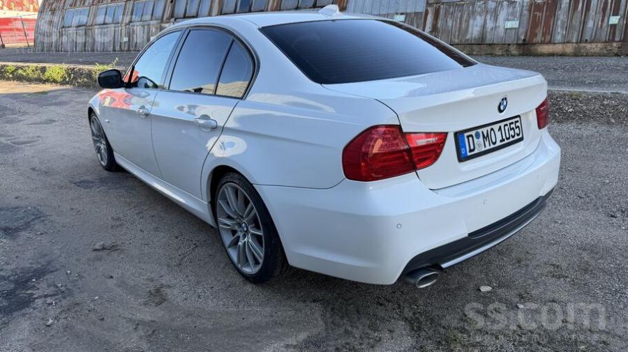 White BMW 320 2009 in Valmiera, with an engine capacity of 2.00 L and mileage of 249 thousand km for 7600 €, photo 9 on AUTOMOTO.COM.LV