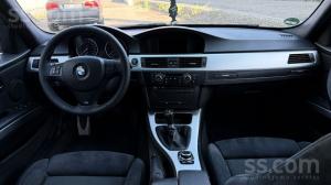 White BMW 320 2009 in Valmiera, with an engine capacity of 2.00 L and mileage of 249 thousand km for 7600 €, photo 12 on AUTOMOTO.COM.LV