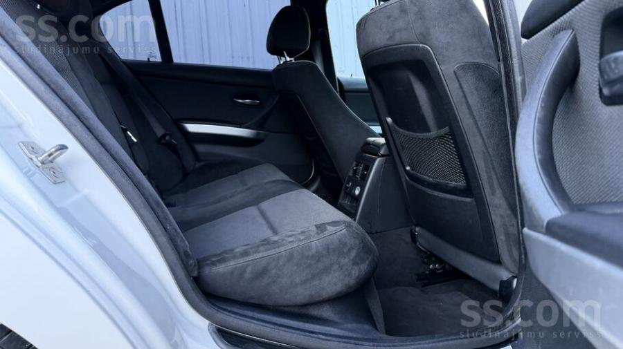 White BMW 320 2009 in Valmiera, with an engine capacity of 2.00 L and mileage of 249 thousand km for 7600 €, photo 13 on AUTOMOTO.COM.LV