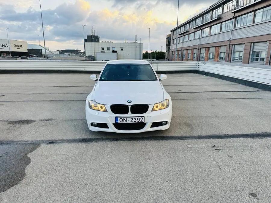 Balts BMW 320 2009 Rīga, ar dzinēja tilpumu 2.00 L un nobraukumu 249 tūkst. km par 7200 €, foto 4 vietnē AUTOMOTO.COM.LV