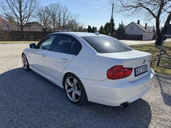 White BMW 320 2009 in Ventspils, with an engine capacity of 2.00 L and mileage of 287 thousand km for 4200 €, photo 6 on AUTOMOTO.COM.LV