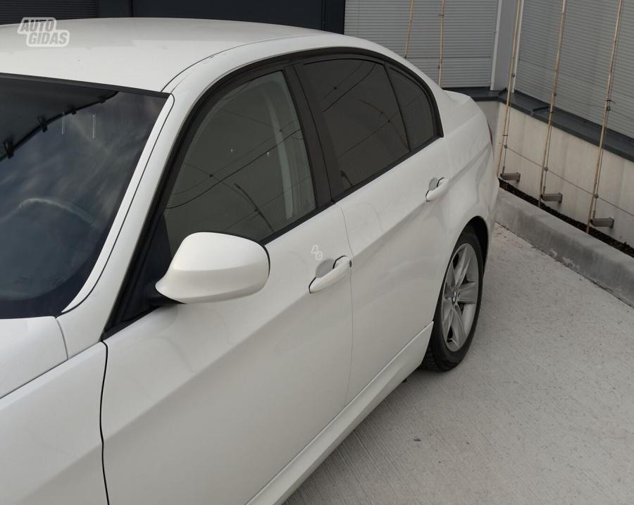 Balts BMW 320 2009 Utena, ar dzinēja tilpumu 2.00 L un nobraukumu 272 tūkst. km par 4700 €, foto 13 vietnē AUTOMOTO.COM.LV