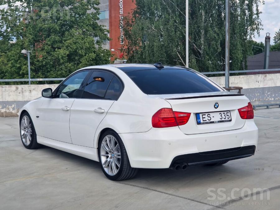 White BMW 320 2010 in Riga, with an engine capacity of 2.00 L and mileage of 311 thousand km for 7550 €, photo 8 on AUTOMOTO.COM.LV