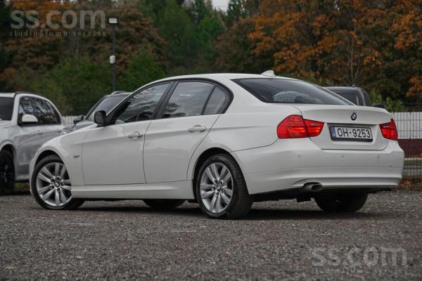 White BMW 320 2010 in Riga, with an engine capacity of 2.00 L and mileage of 325 thousand km for 5590 €, photo 3 on AUTOMOTO.COM.LV