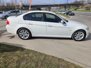 Balts BMW 320 2010 Kauņa, ar dzinēja tilpumu 2.00 L un nobraukumu 271 tūkst. km par 4350 €, foto 8 vietnē AUTOMOTO.COM.LV