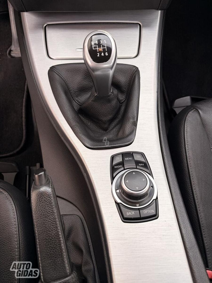 White BMW 320 2010 in Vilnius, with an engine capacity of 2.00 L and mileage of 373 thousand km for 4400 €, photo 12 on AUTOMOTO.COM.LV