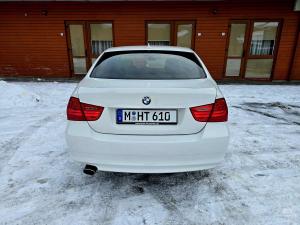 White BMW 320 2011 in Marijampole, with an engine capacity of 2.00 L and mileage of 319 thousand km for 5700 €, photo 8 on AUTOMOTO.COM.LV