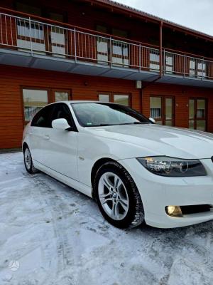 White BMW 320 2011 in Marijampole, with an engine capacity of 2.00 L and mileage of 319 thousand km for 5700 €, photo 10 on AUTOMOTO.COM.LV