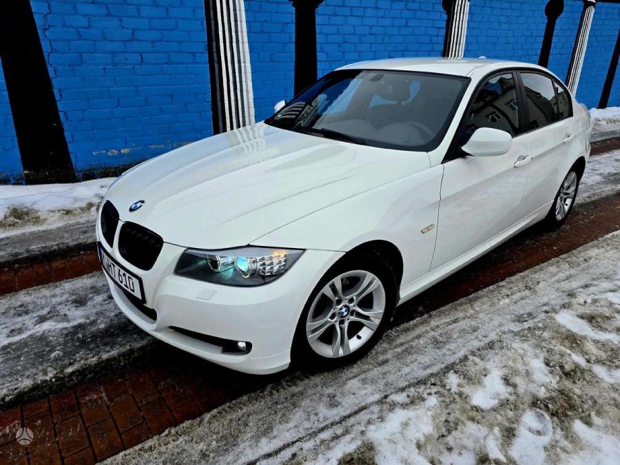 White BMW 320 2011 in Marijampole, with an engine capacity of 2.00 L and mileage of 319 thousand km for 5700 €, photo 3 on AUTOMOTO.COM.LV