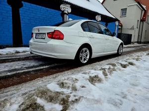 White BMW 320 2011 in Marijampole, with an engine capacity of 2.00 L and mileage of 319 thousand km for 5700 €, photo 6 on AUTOMOTO.COM.LV