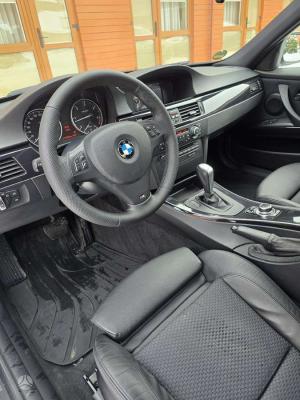 White BMW 320 2011 in Marijampole, with an engine capacity of 2.00 L and mileage of 319 thousand km for 5700 €, photo 14 on AUTOMOTO.COM.LV