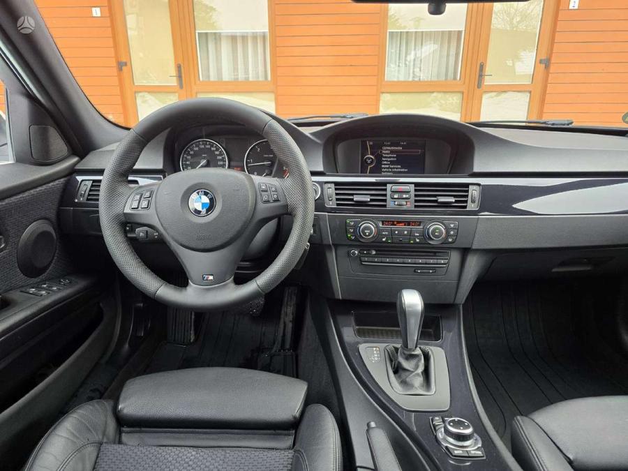 White BMW 320 2011 in Marijampole, with an engine capacity of 2.00 L and mileage of 319 thousand km for 5700 €, photo 18 on AUTOMOTO.COM.LV