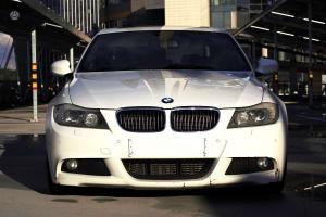 White BMW 320 2011 in Vilnius, with an engine capacity of 2.00 L and mileage of 251 thousand km for 5500 €, photo 3 on AUTOMOTO.COM.LV