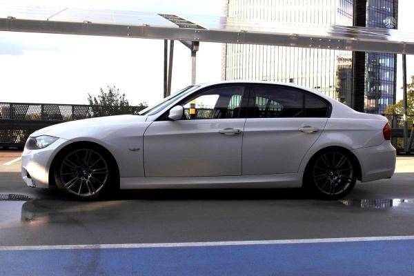 White BMW 320 2011 in Vilnius, with an engine capacity of 2.00 L and mileage of 251 thousand km for 5500 €, photo 3 on AUTOMOTO.COM.LV