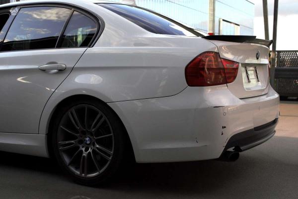 White BMW 320 2011 in Vilnius, with an engine capacity of 2.00 L and mileage of 251 thousand km for 5500 €, photo 4 on AUTOMOTO.COM.LV