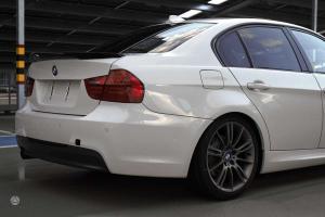 White BMW 320 2011 in Vilnius, with an engine capacity of 2.00 L and mileage of 251 thousand km for 5500 €, photo 7 on AUTOMOTO.COM.LV