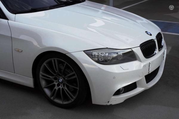 White BMW 320 2011 in Vilnius, with an engine capacity of 2.00 L and mileage of 251 thousand km for 5500 €, photo 8 on AUTOMOTO.COM.LV