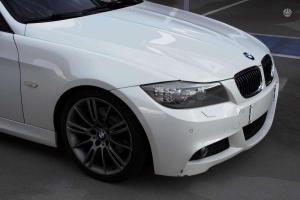 White BMW 320 2011 in Vilnius, with an engine capacity of 2.00 L and mileage of 251 thousand km for 5500 €, photo 9 on AUTOMOTO.COM.LV