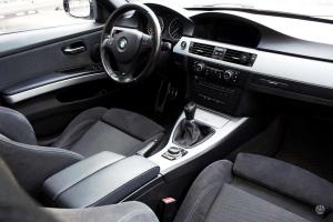 White BMW 320 2011 in Vilnius, with an engine capacity of 2.00 L and mileage of 251 thousand km for 5500 €, photo 11 on AUTOMOTO.COM.LV