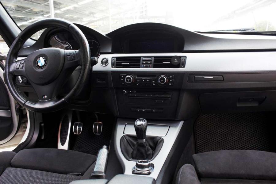 White BMW 320 2011 in Vilnius, with an engine capacity of 2.00 L and mileage of 251 thousand km for 5500 €, photo 13 on AUTOMOTO.COM.LV